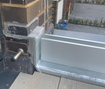 Frameless Channel with Satin Opaque Panel - London | Showcase